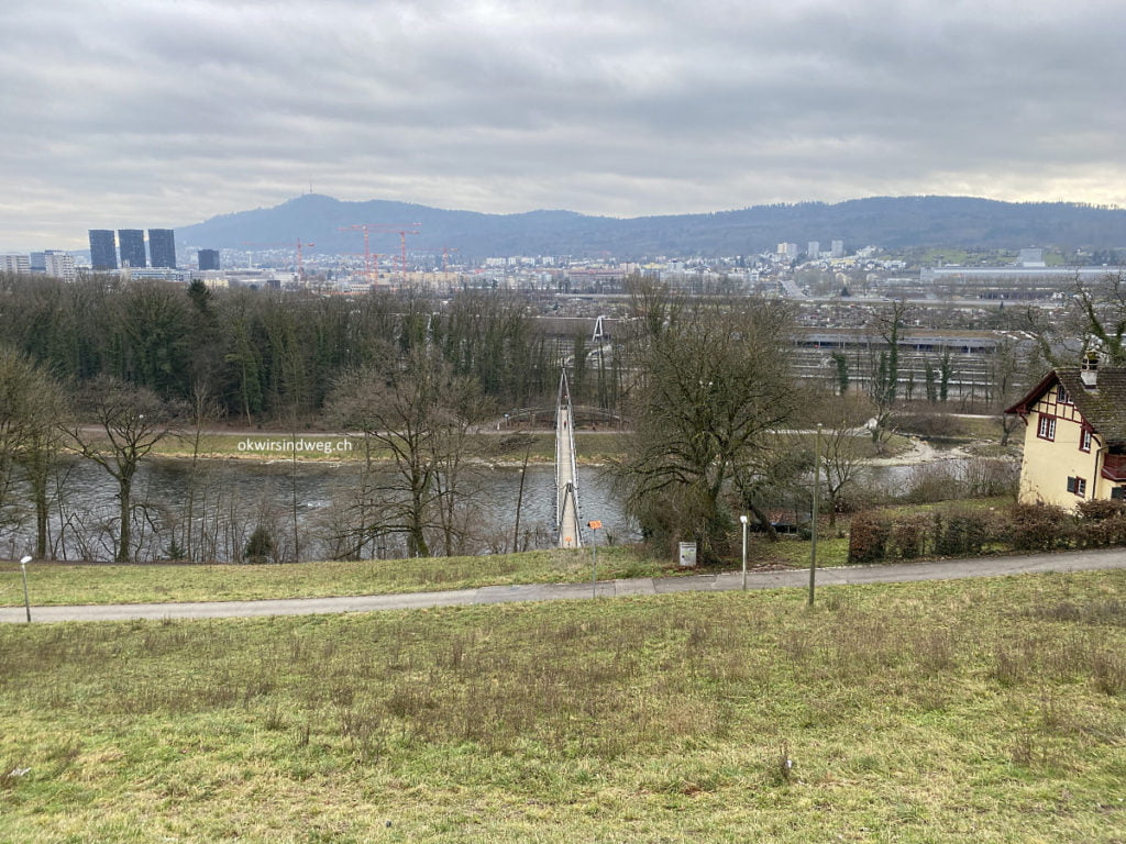 Zürich, Wanderung entlang der Limmat zur Badeinsel Werdinsel